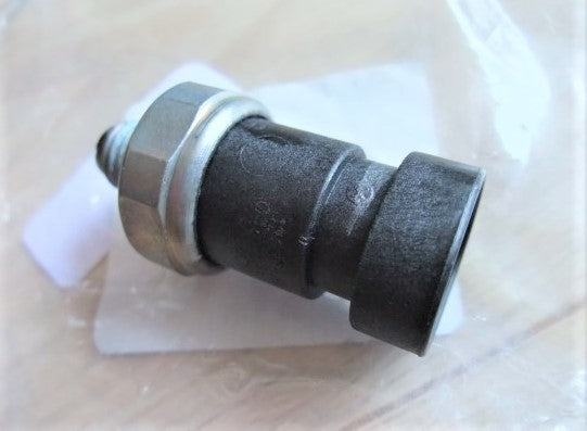 SAAB サーブ9-3用 FB207 オイルプレッシャーセンサー【サーブ純正・新品】 – 輸入車パーツ専門店クルーズ24