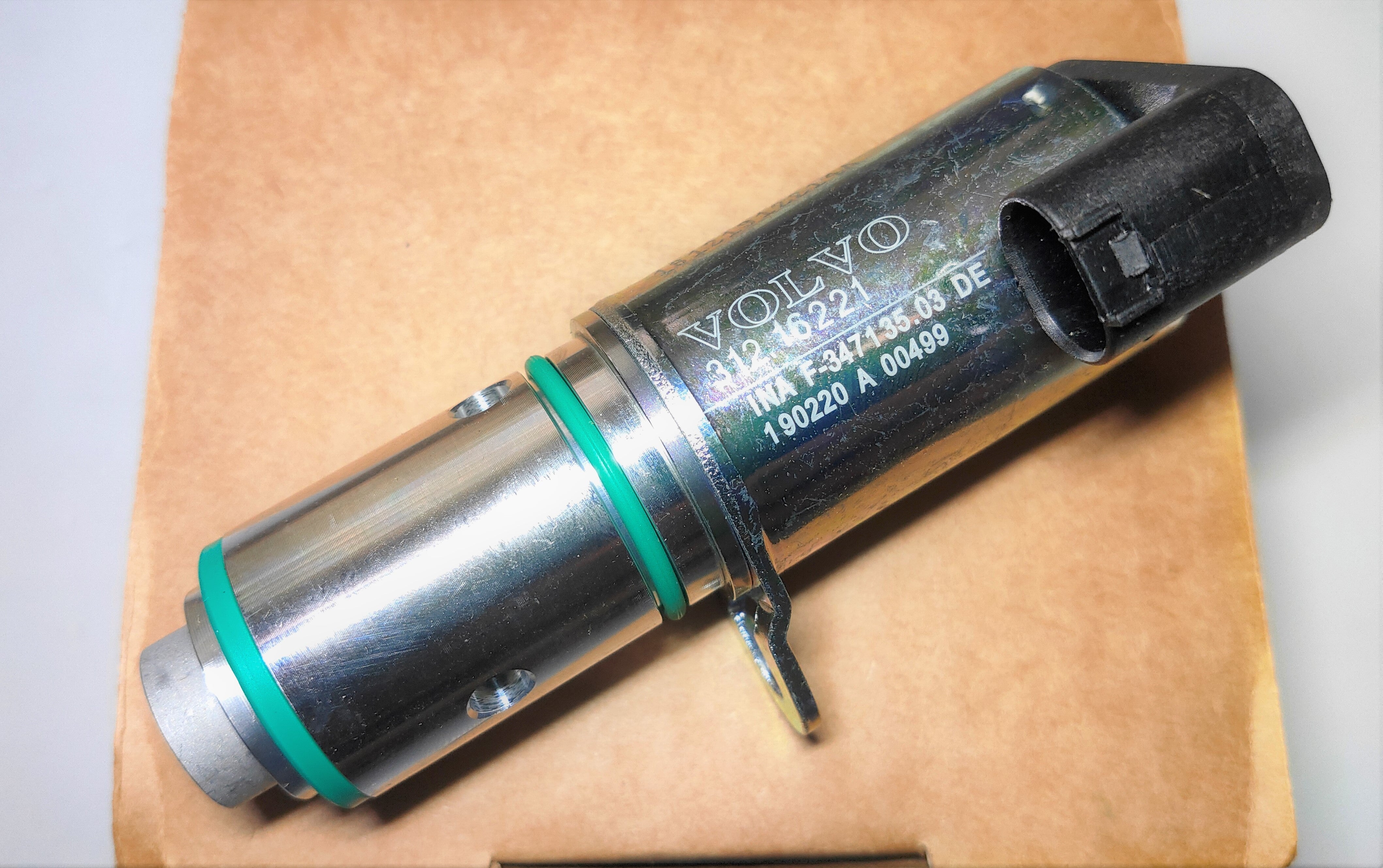 ボルボ S40 S80 C70 C30 V70 S60 V50 XC60 XC70 V60 V40 VVTカムシャフトソレノイド【インテーク ...